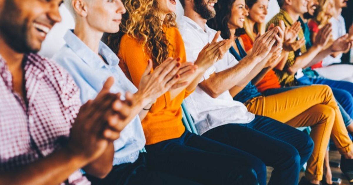 Vortrag halten: 8 Präsentations-Tipps, um Zuhörer zu begeistern